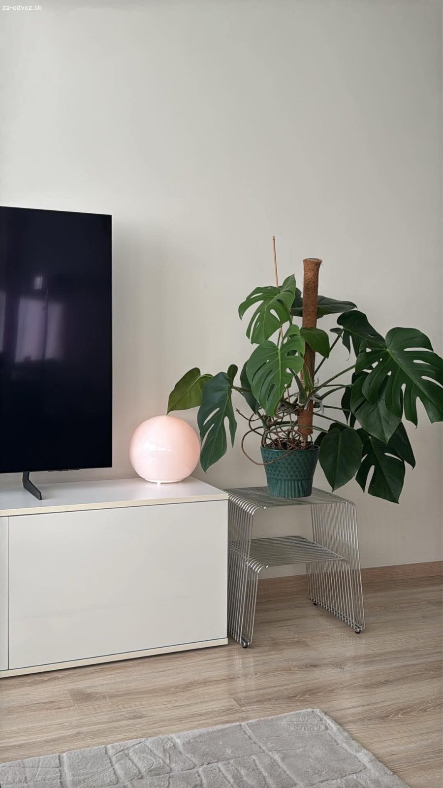 Darujem skrinku pod TV - Obývacie steny - Darujem za odvoz